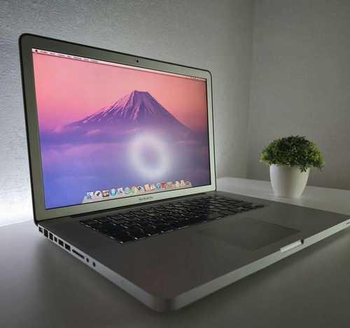 Ноутбук Apple Macbook Pro 15 i7\HD Graphics\4 Gb\1