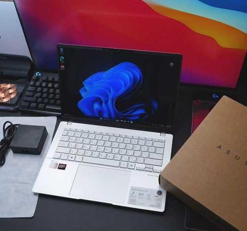 Asus Vivobook S / AI 9 HX370 / 32GB 3K Oled Touch