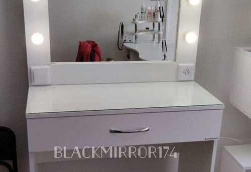 Стол туалетный белый с ящиком и зеркалом