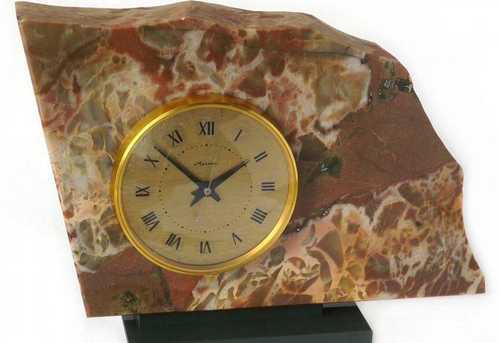 Часы Молния СССР 1980е интерьер натуральный камень