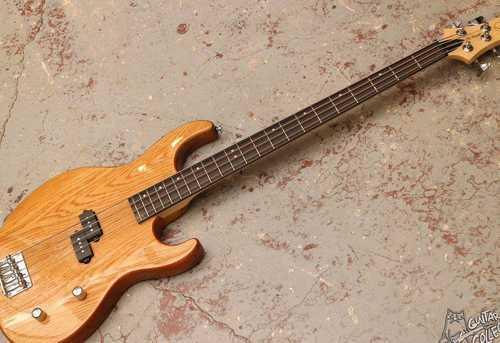 Samick Greg Bennett Fairlane Bass