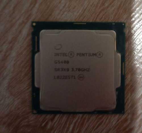 Процессор Intel Pentium G5400