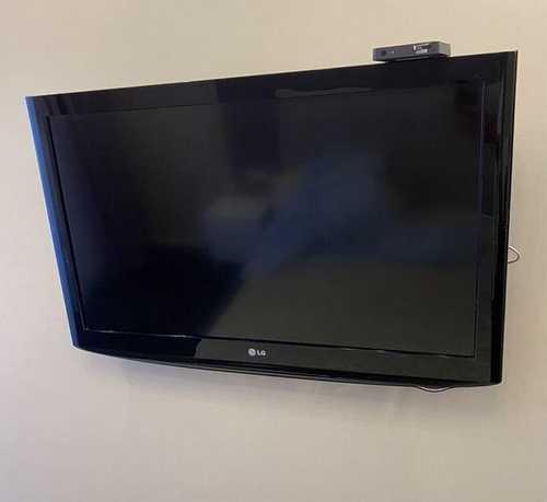 Телевизор б/у LG, диаг. 95 см, без подставки