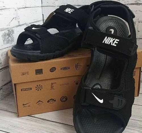 Сандалии Nike