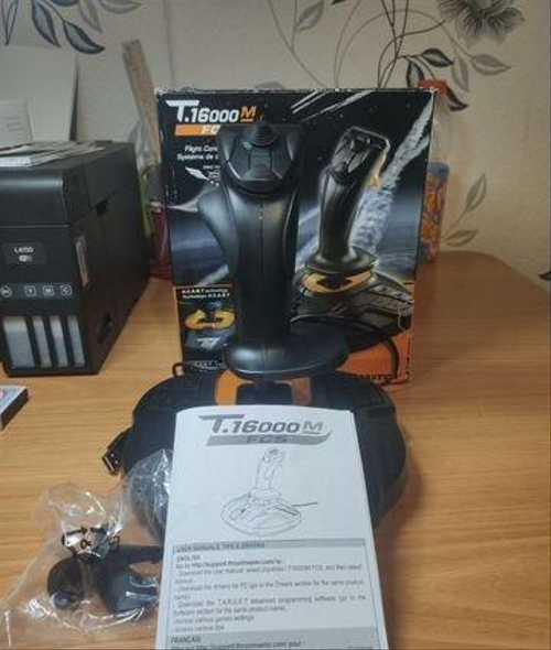 Новый джойстик ThrustMaster T-16000M