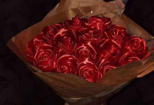 Букет роз из атласных лент