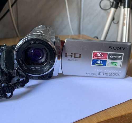 Видеокамера Sony HDR-CX200E