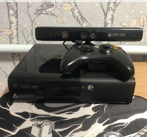 Xbox 360 E 250 gb+ kinect + 45 игр