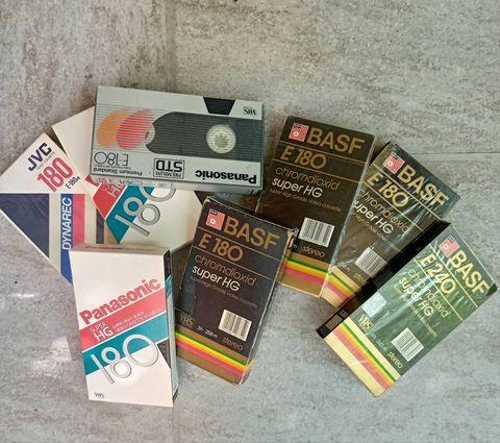 Видеокассеты VHS с записями