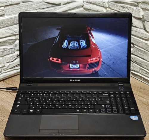 Классный ноутбук Samsung i3/GT 620M