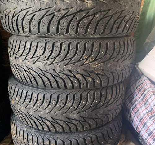 Yokohama Ice Guard IG10 215/60 R17 100