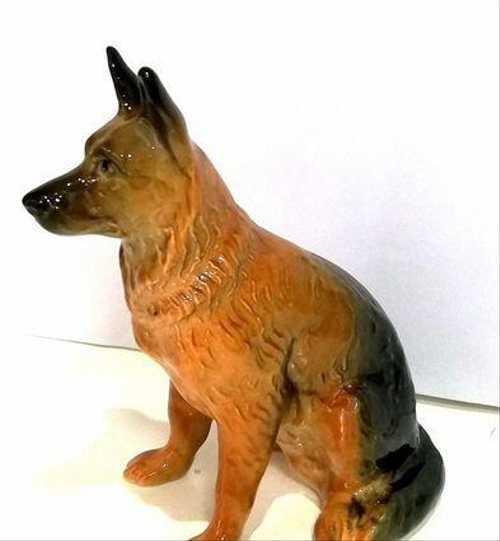 Фарфоровая статуэтка собака немецкая овчарка