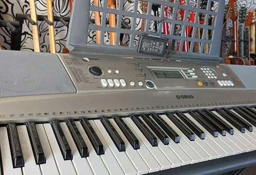 Yamaha PSR-E313 синтезатор с чувствительностью