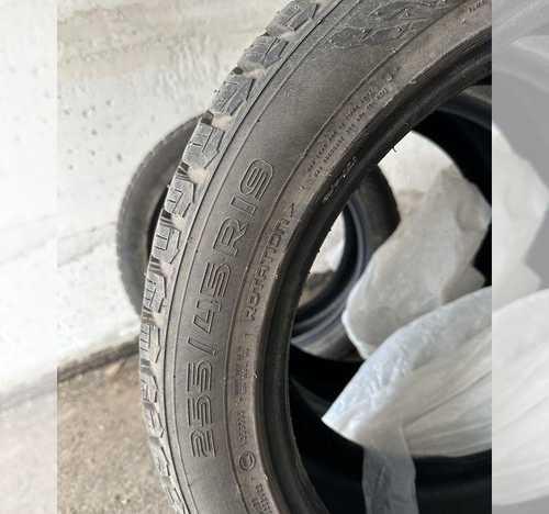 Nokian Tyres Hakkapeliitta 9 255/45 R19