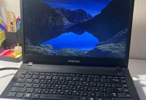Ноутбук Samsung NP300E4A