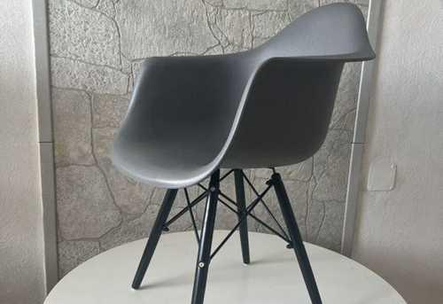 Стул Eames обеденное кресло серое на чн