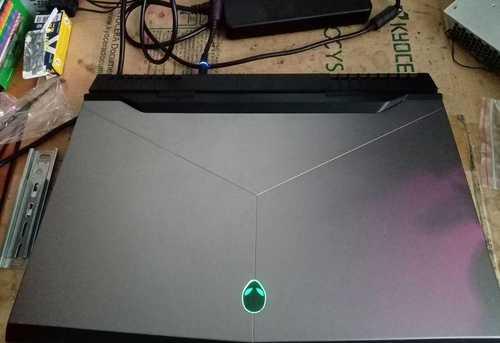 Продам ноутбук alienware 17 R5
