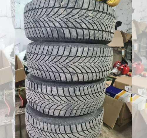 Goodyear UltraGrip Ice 2 225/55 R17