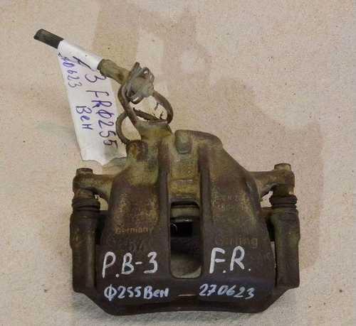 Суппорт передний правый VW Passat B3 1.8