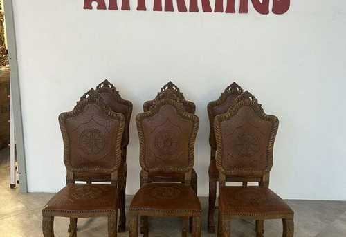 Комплект старинных резных стульев Европа