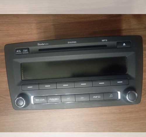 Магнитола Skoda Octavia A5 Radio Swing 1Z0 035 161