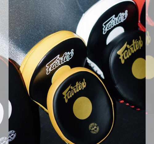 Боксёрские лапы Fairtex FMV15 Focus Mitts