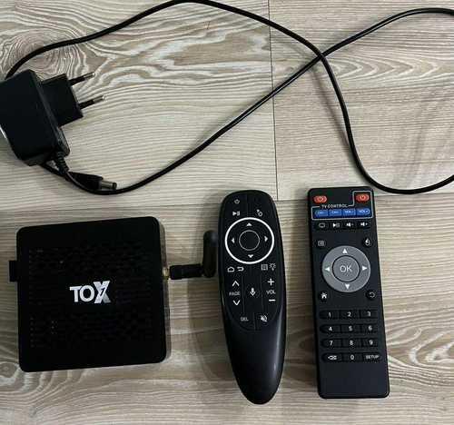 SMART tv приставка tox1