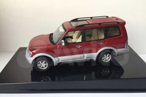 Модель 1:43 autoart mitsubishi pajero