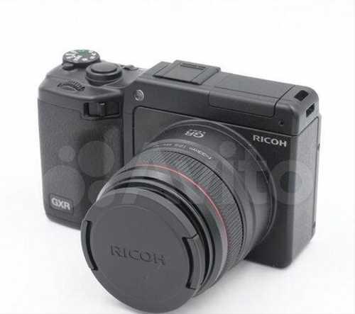 Ricoh GXR + GR Lens A12 33/2.5 macro
