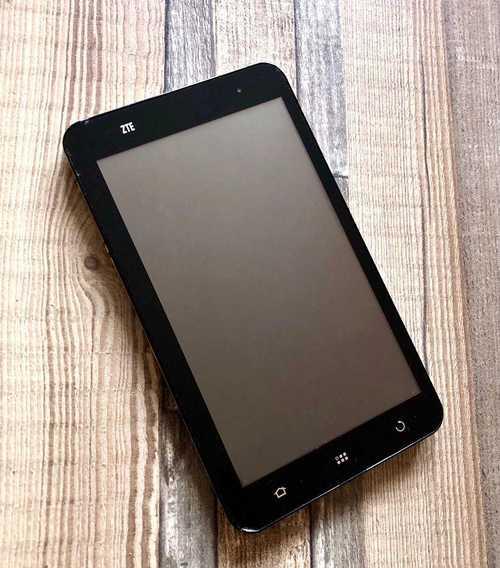 Планшет запчасти ZTE V9 не включается