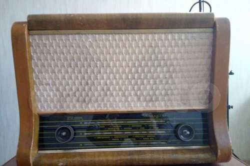 Радиола Рекорд-61-виниловый проигрыватель