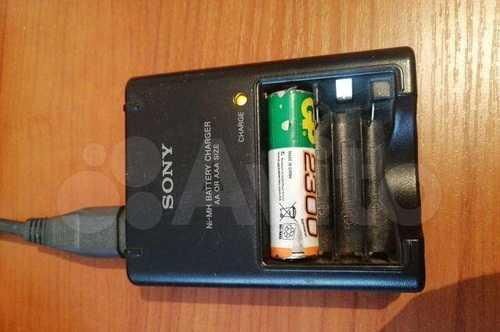 Зарядка sony BC-CS2B для батарей