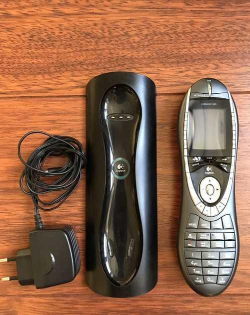 Универсальный пульт Logitech Harmony 885