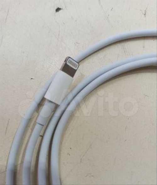 Новый, оригинальный провод на iPhone