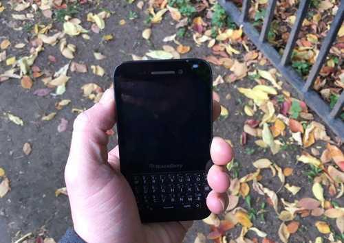 Телефон BlackBerry q5