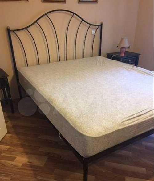Кровать дауспальная кованая с матрасом