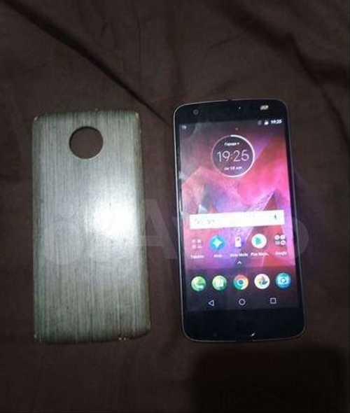 Ударопрочный телефон Motorola Moto Z2 force