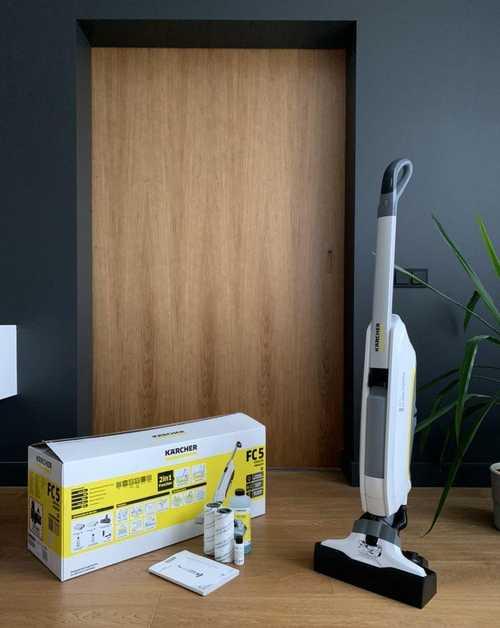 Моющий пылесос Karcher FC 5 Cordless Premium