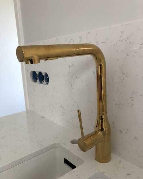 Смеситель для кухни grohe essence NEW gold