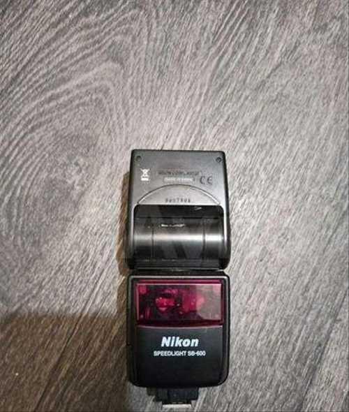 Вспышка Nikon speedlight sb600