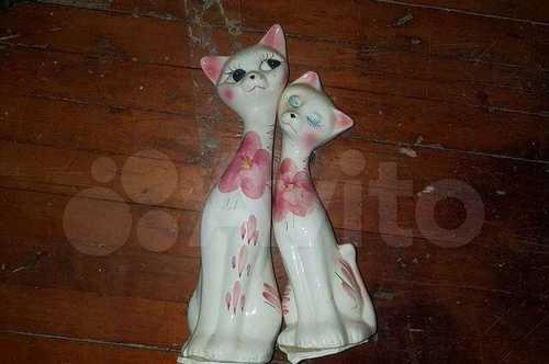 Фарфоровые статуэтки кошек