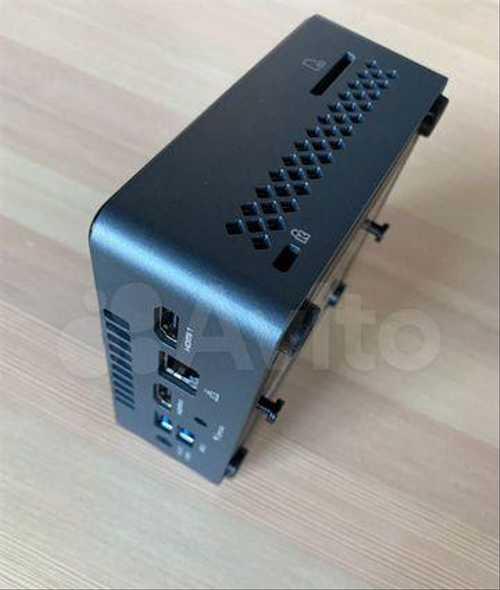 Intel nuc 8gb\128gb ssd