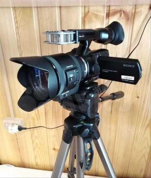 Профессиональная видеокамера Sony NEX-VG30E