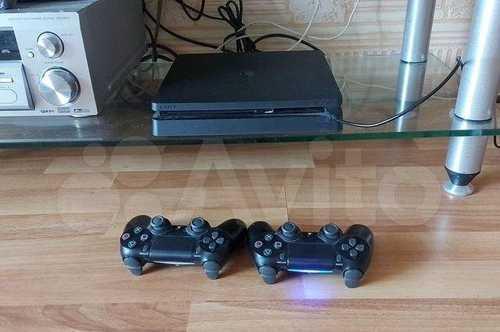 Игровая приставка ps4 slim 500Гб