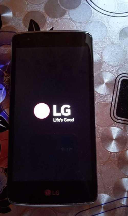 Телефон LG