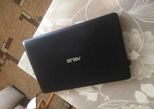 Ноутбук Asus EeeBook E202