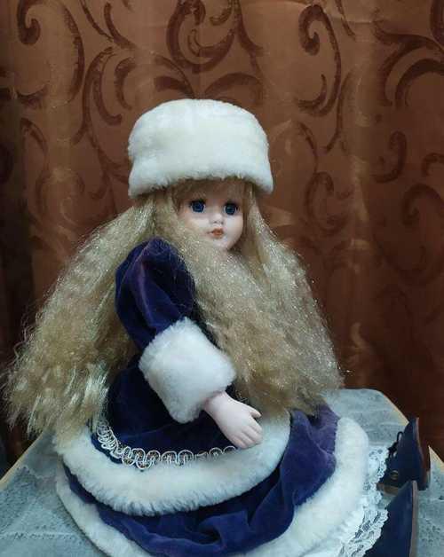 Кукла фарфоровая снегурочка