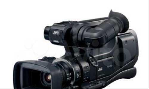 Наплечная, облегченная видеокамера JVC GY-HM70E