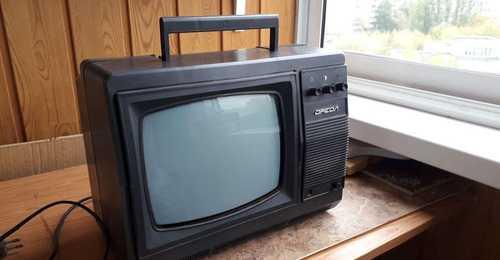 Телевизор черно-белого изображения Ореол