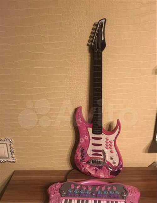 Пианино и гитара музыкальные